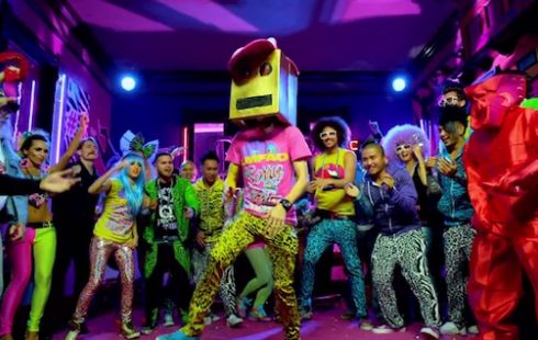 ”Киви”-гийн Ука энэ клипэнд...