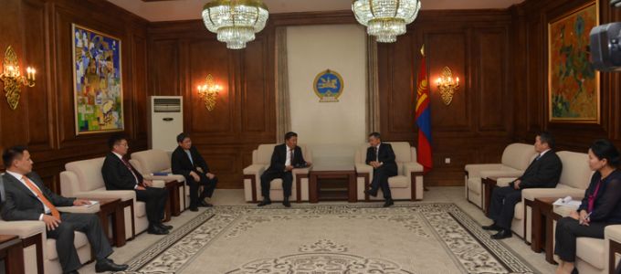Ерөнхий сайдыг огцруулах тухай санал өргөн барьлаа