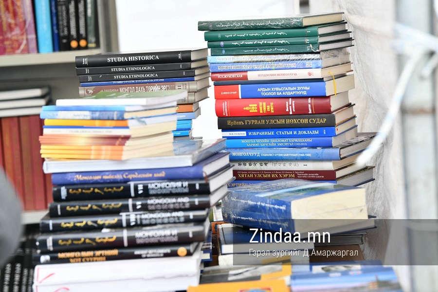 Д.Наранцэцэг: Соёлын яам ном, зохиолын агуулгад цензур тогтоох ...