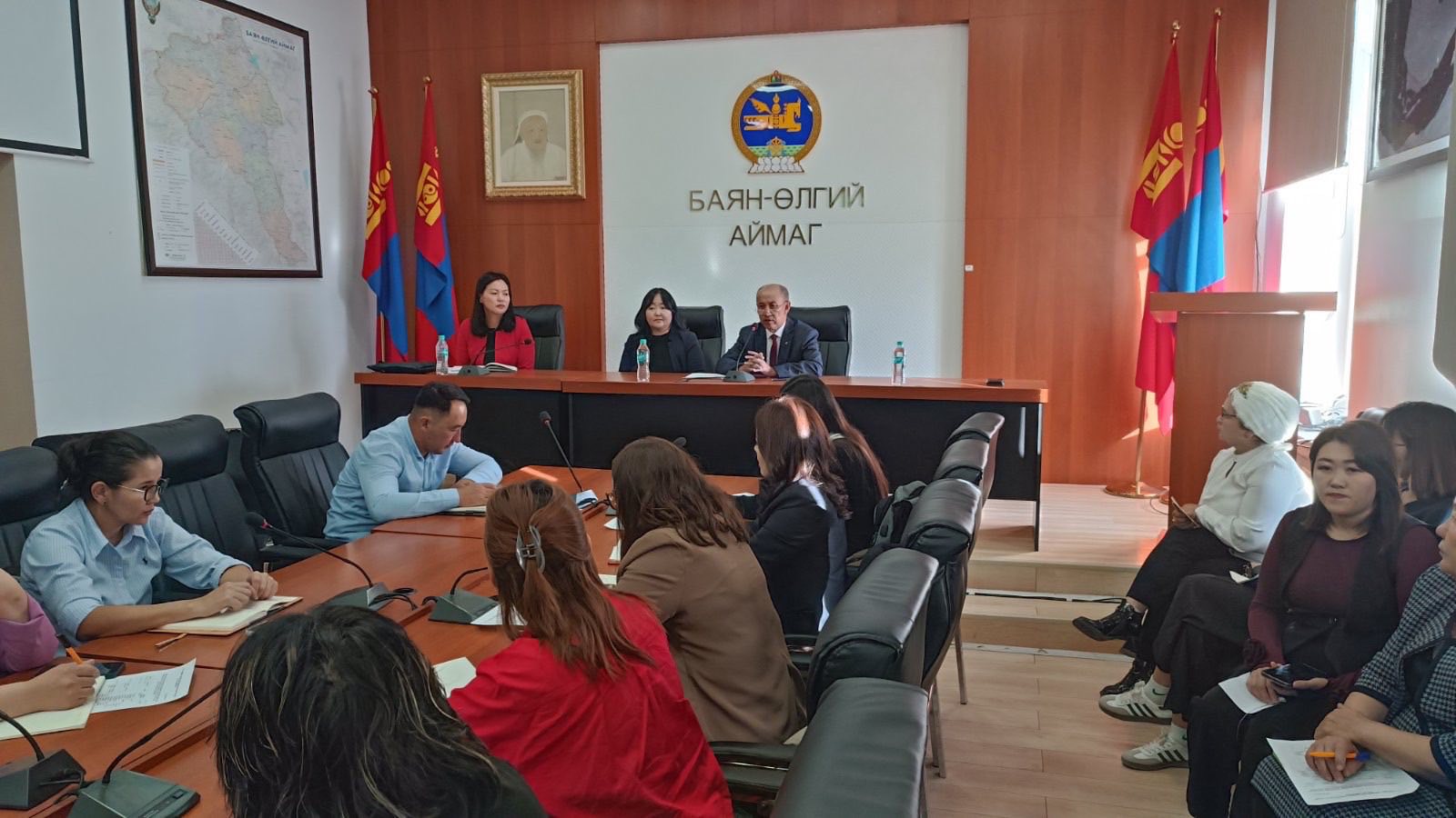 Хөдөлмөрийн аюулгүй байдал эрүүл ахуйн тухай хуулийн шинэчилсэн найруулгын төслийг хэлэлцлээ